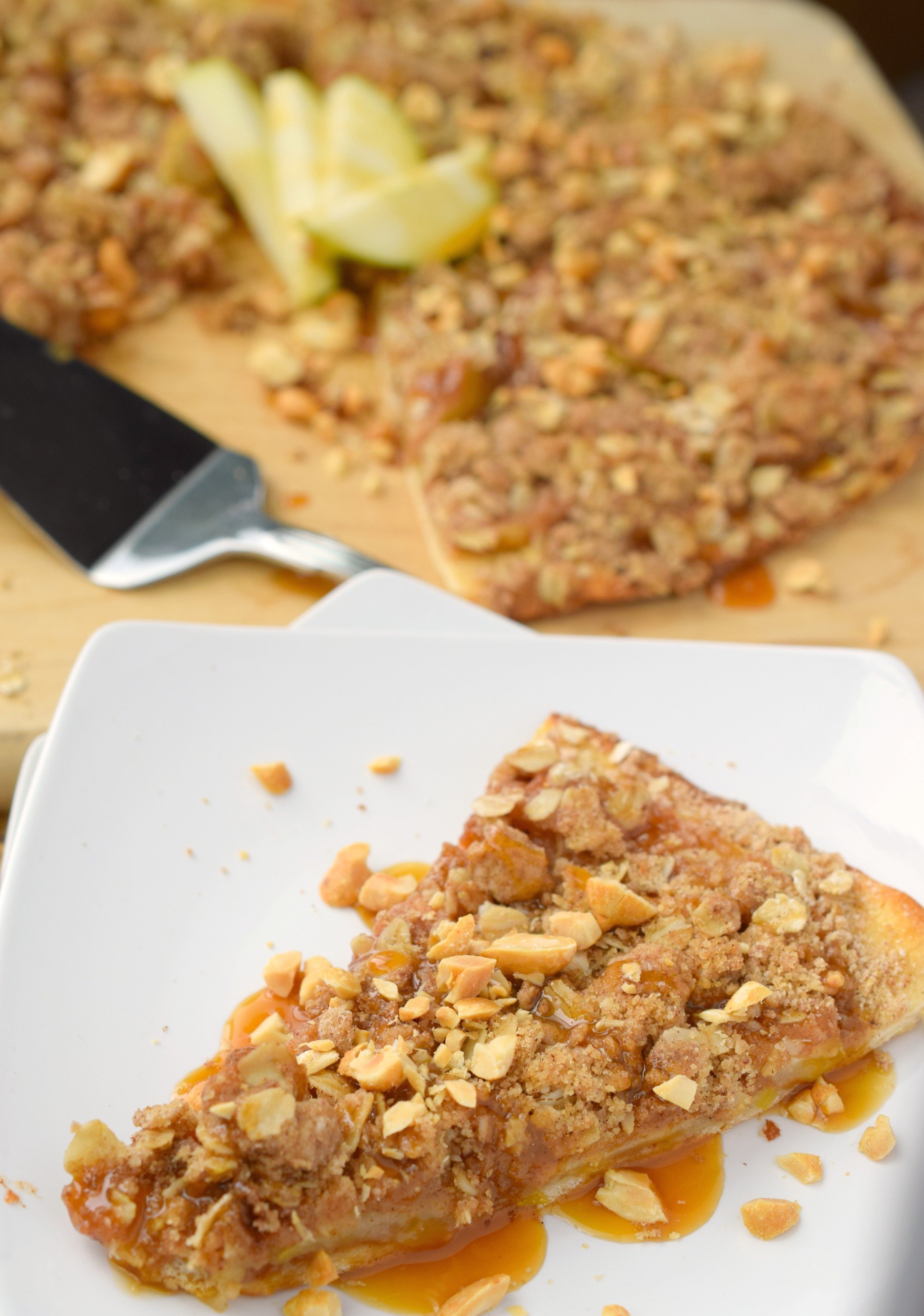 Salted Caramel Apple Pizza – Snacks and Sips