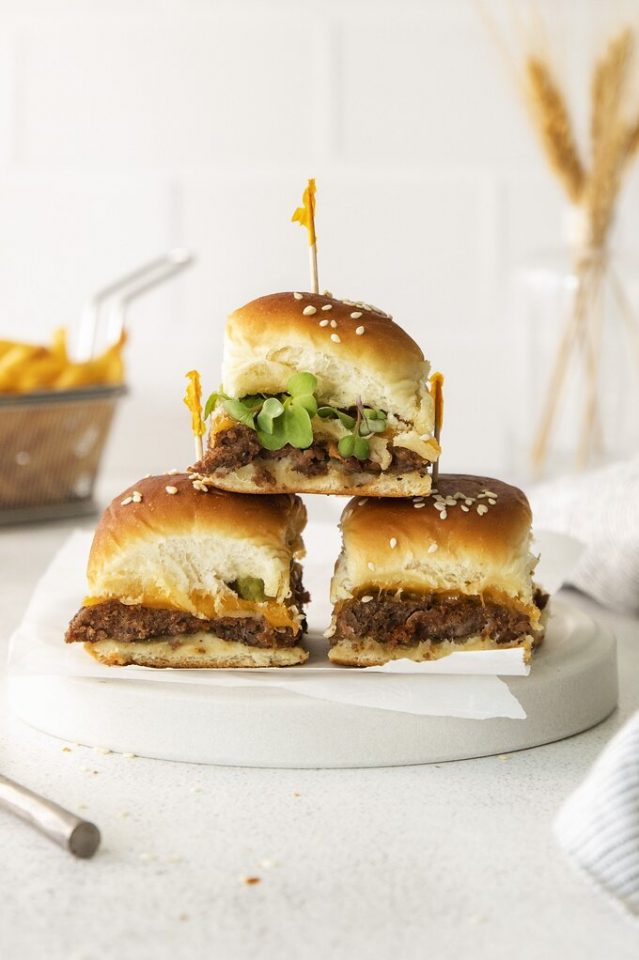 Cheeseburger Sliders – Snacks and Sips