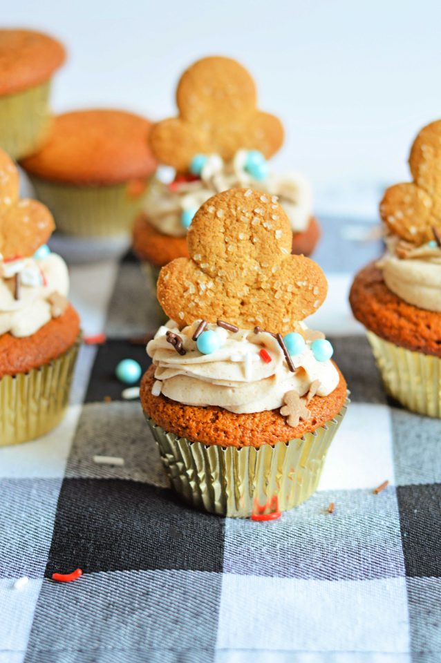 Gingerbread Man Cupcakes – Snacks and Sips
