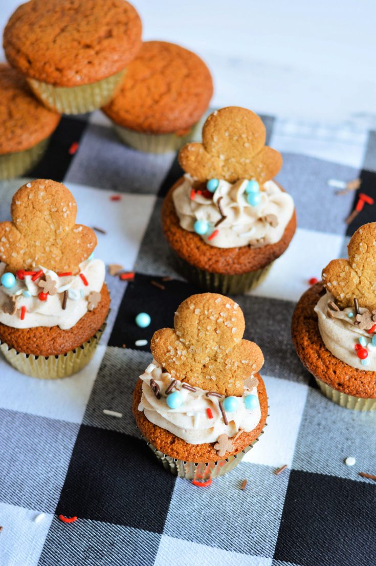 Gingerbread Man Cupcakes – Snacks and Sips